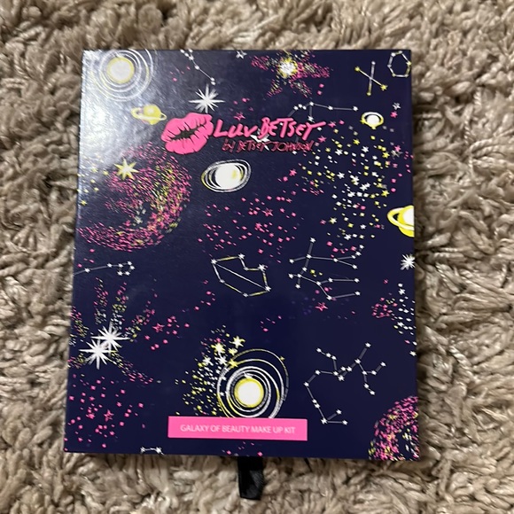Betsey Johnson | Makeup | Betsys Johnson Galaxy Of Beauty Makeup Kit ...
